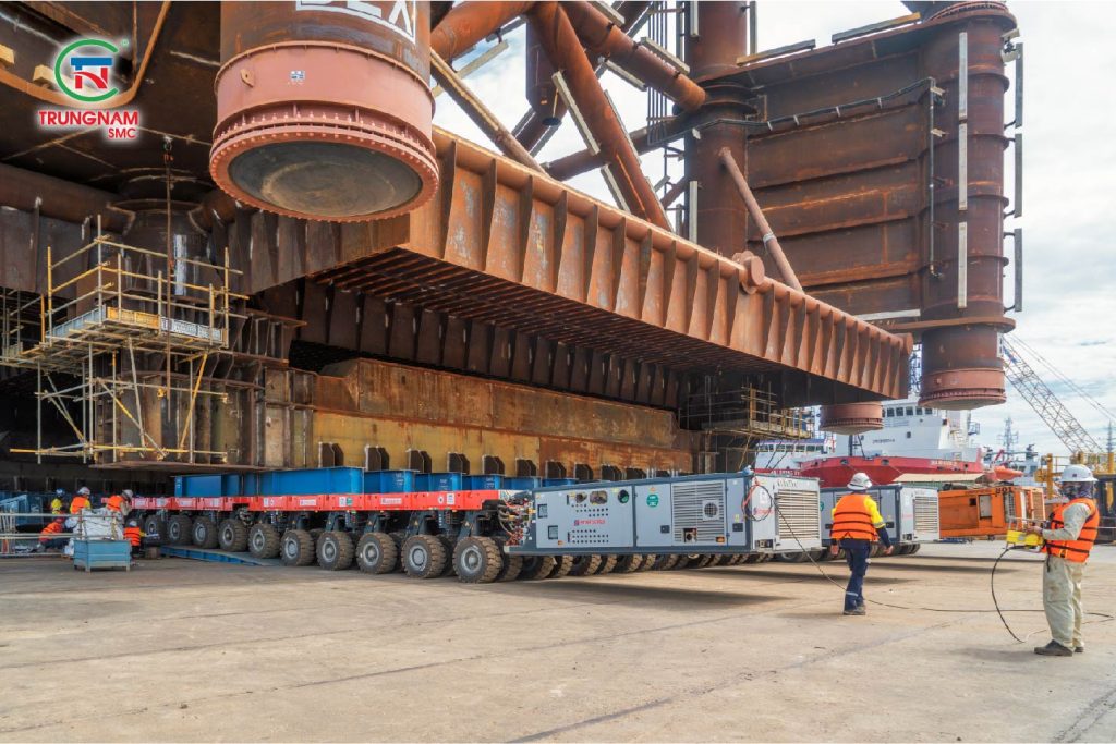 What is SPMT? Self-propelled machine with excellent transport capacity ...