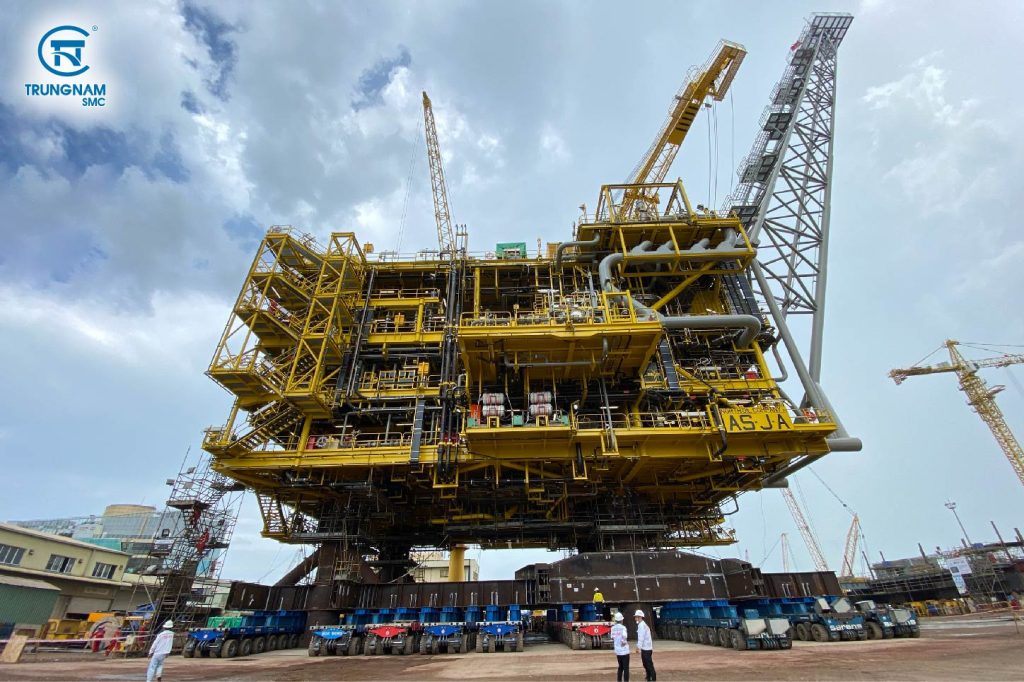 Join in the Gallaf 3 oil rig components load out - SMC Services and ...